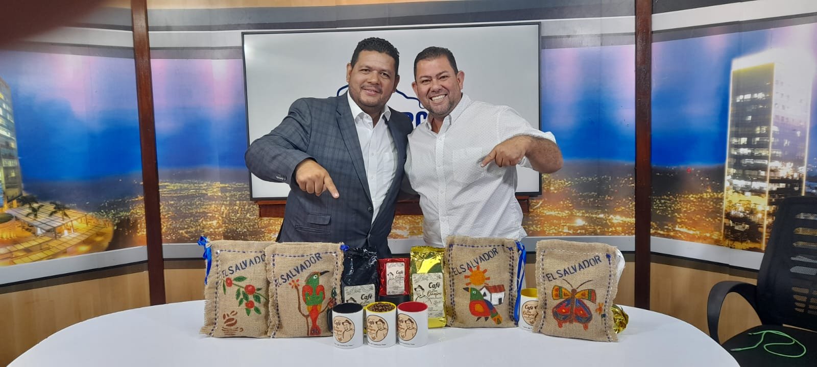 La vida en un café, un cuento de verdad | Voz de la Diáspora